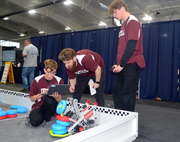 VIDEO: High School Teams Take Center Stage at ‘Gateway to the West ...